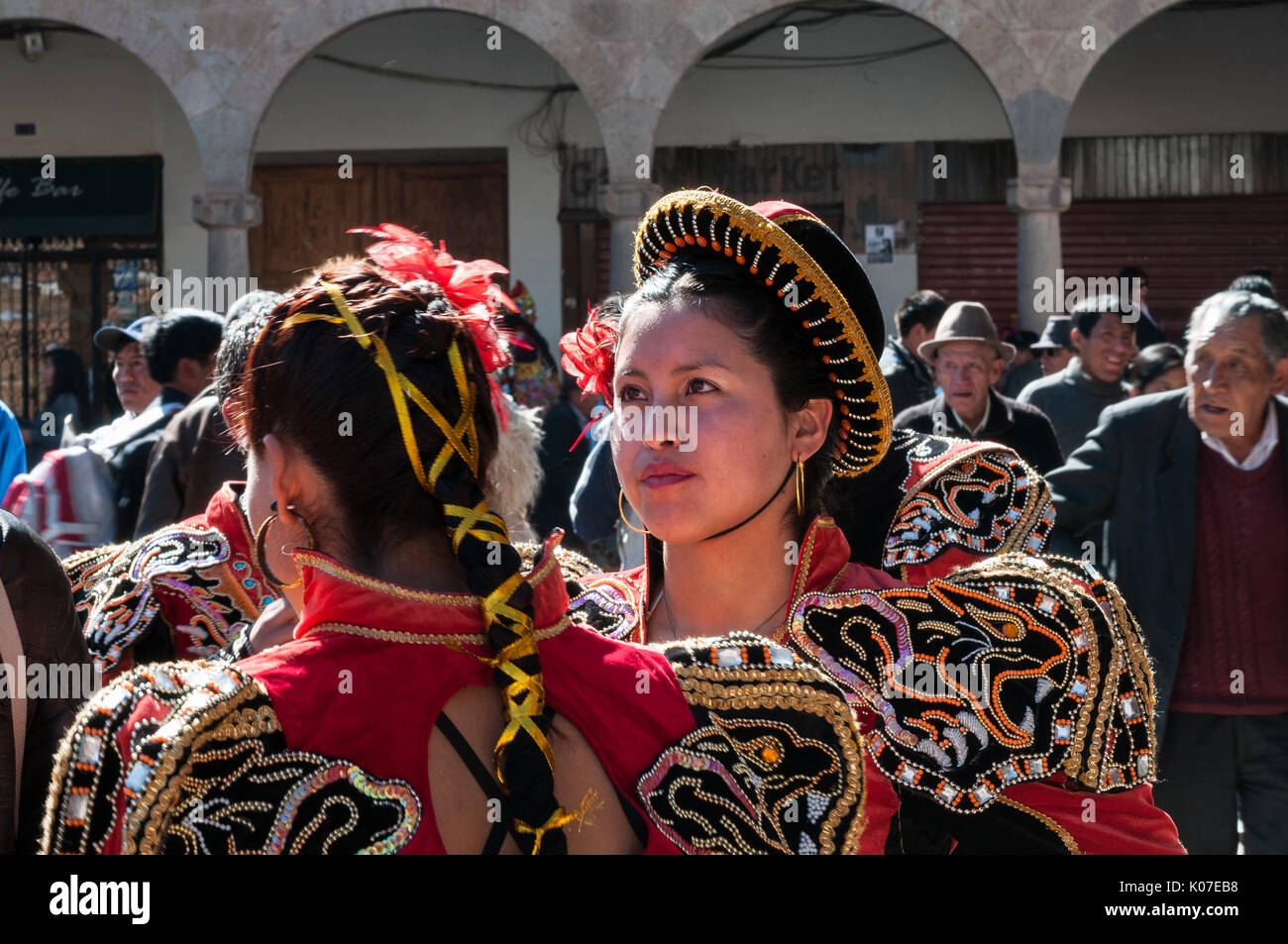 Traditional costumes south america hi-res stock photography and images ...