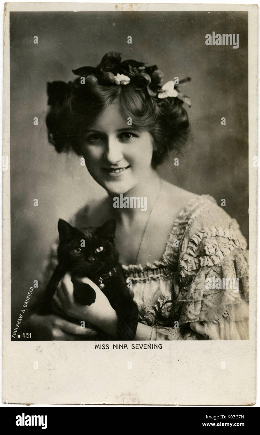 Nina hi-res stock photography and images - Alamy