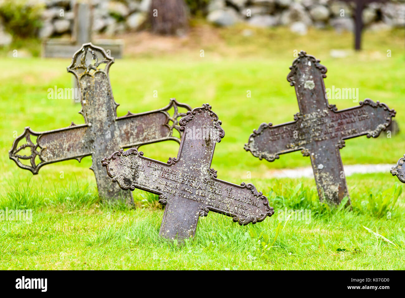 Metal headstone hi-res stock photography and images - Alamy