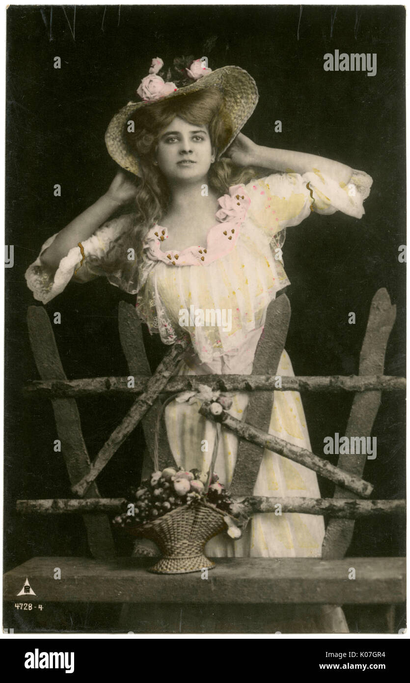 Edwardian woman 1905 hi-res stock photography and images - Alamy