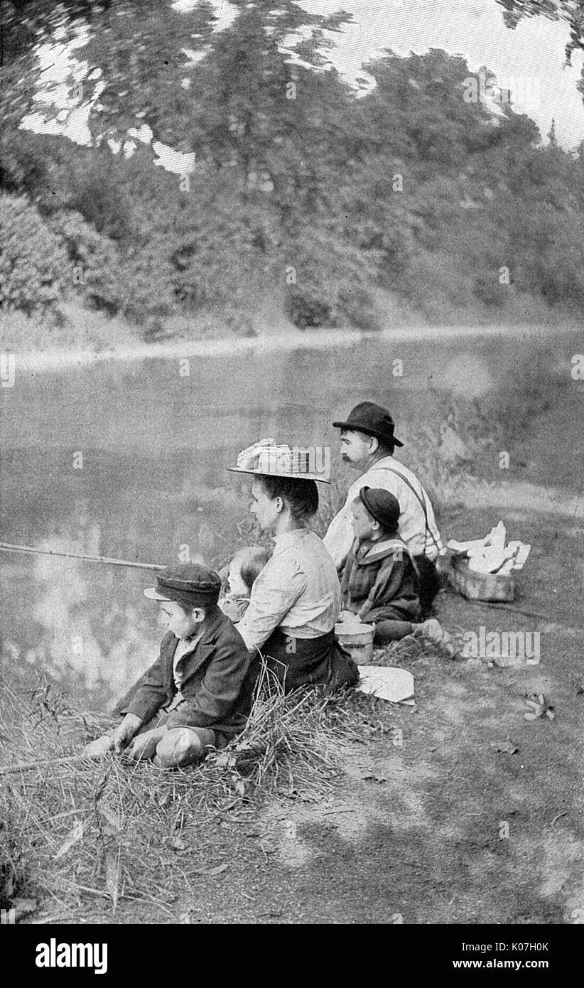 1900s family life hi-res stock photography and images - Alamy