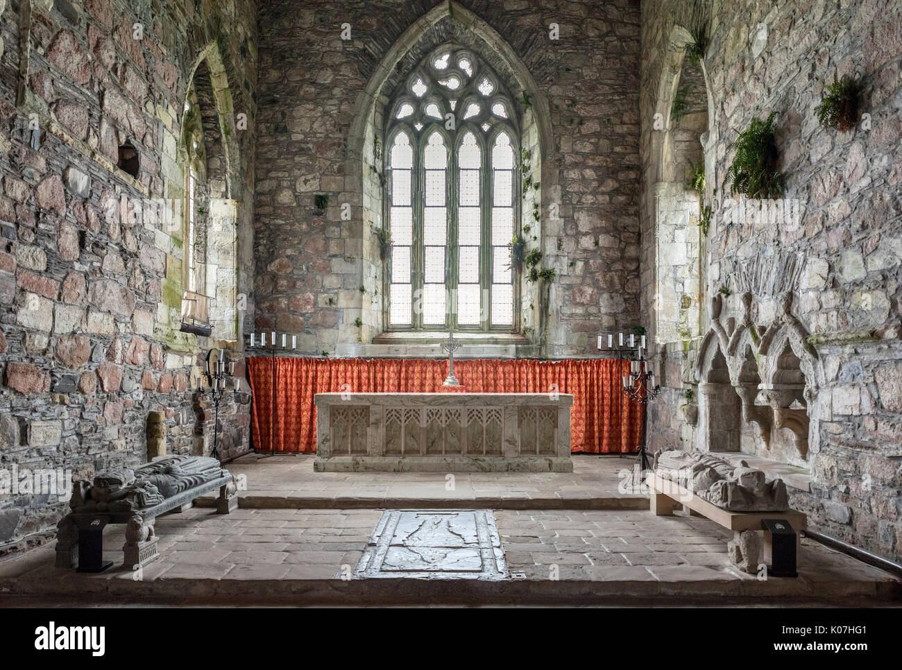 The altar in Iona Abbey, Isle of Iona, Argyll and Bute, Scotland, UK ...