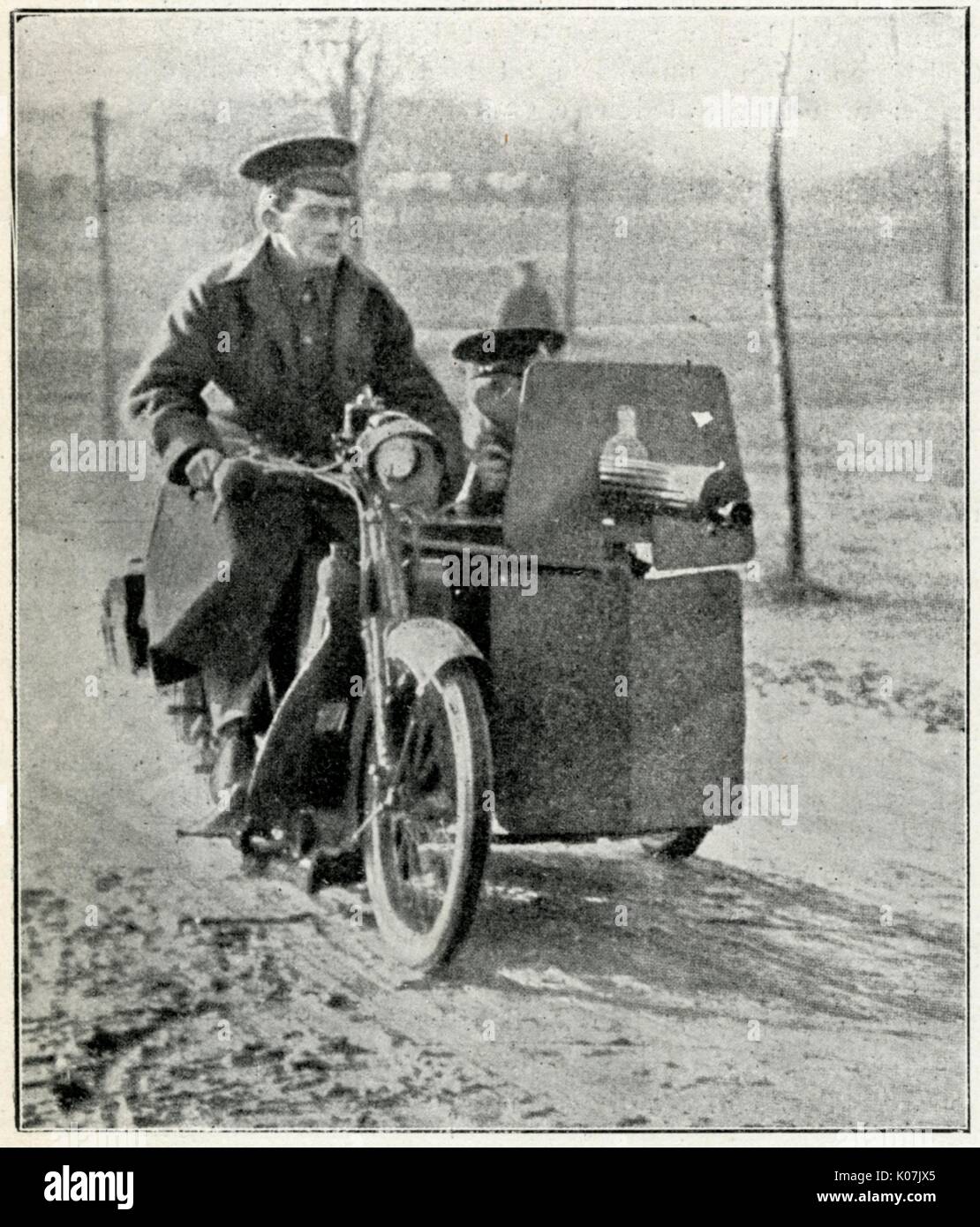Motorcycle with sidecar and mounted machine-gun 1914 Stock Photo - Alamy