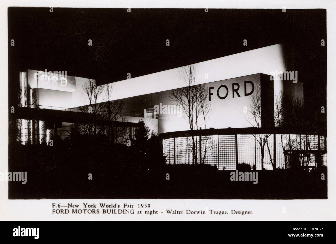 New York World's Fair - Ford Motor Building at night Stock Photo - Alamy