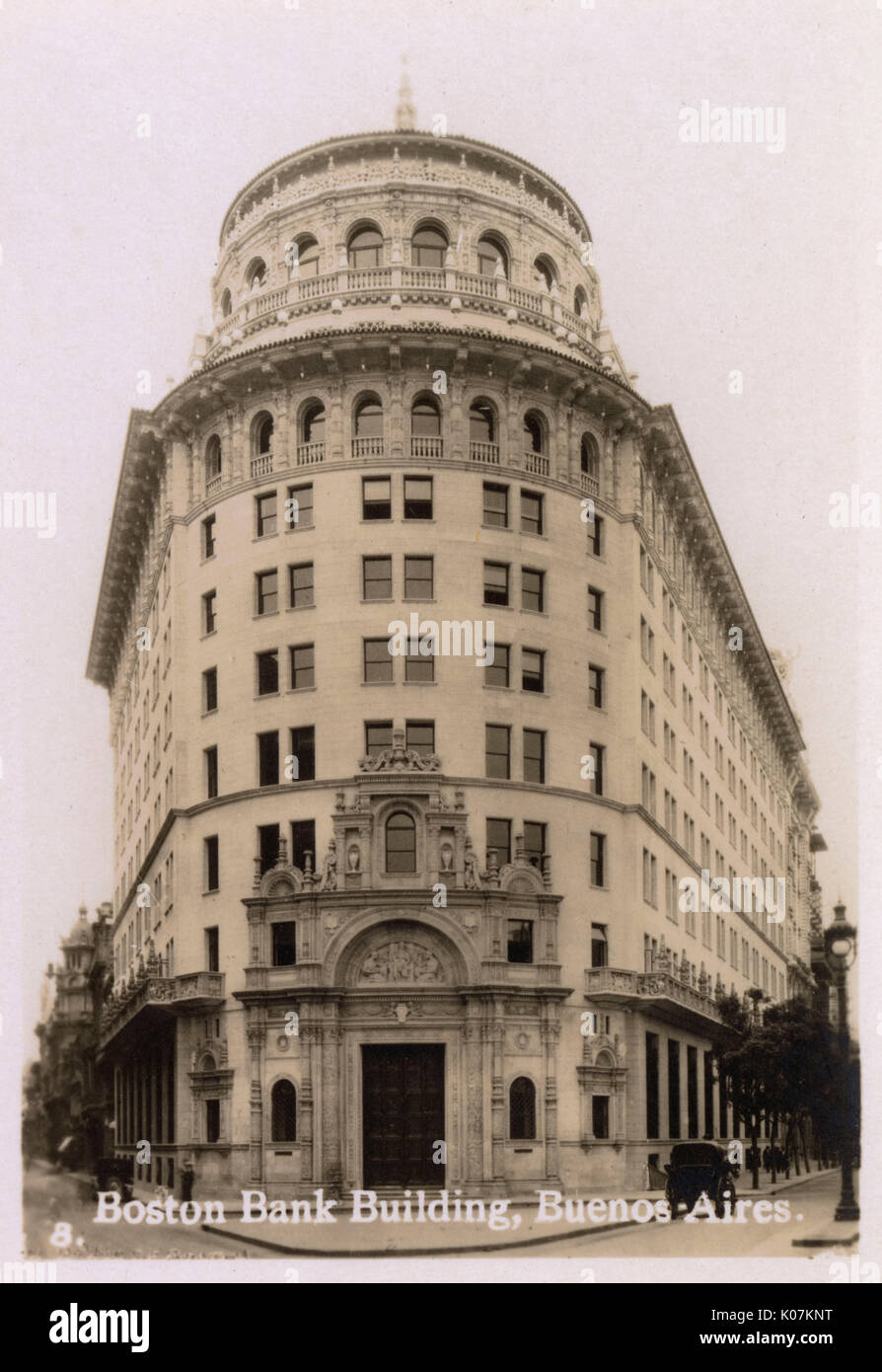 Rounded corner building hi-res stock photography and images - Alamy