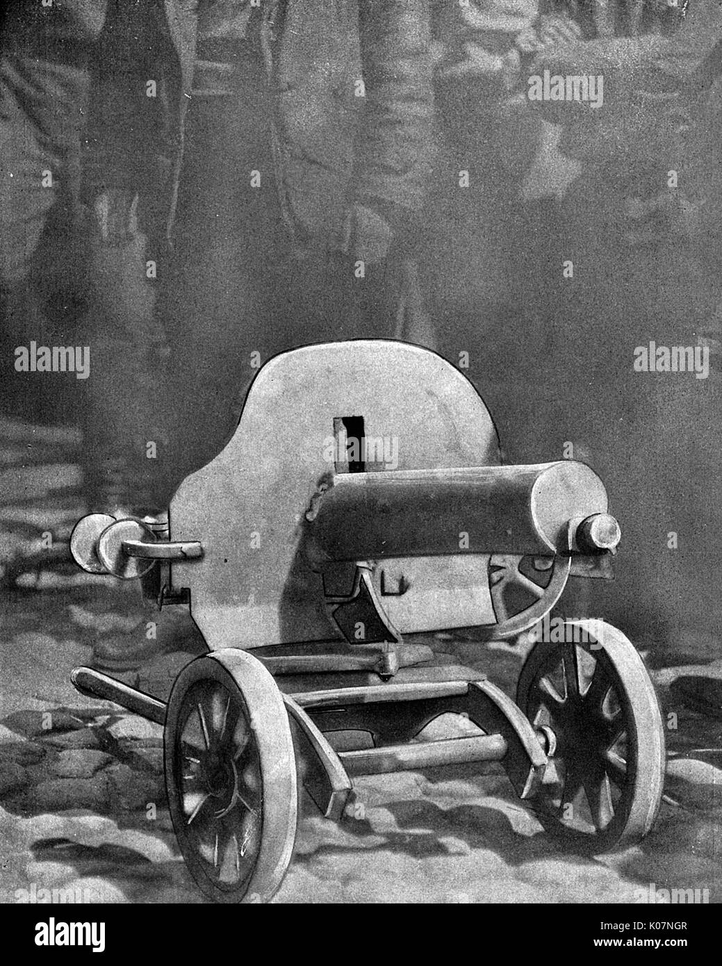 Machine gun mounted hi-res stock photography and images - Alamy