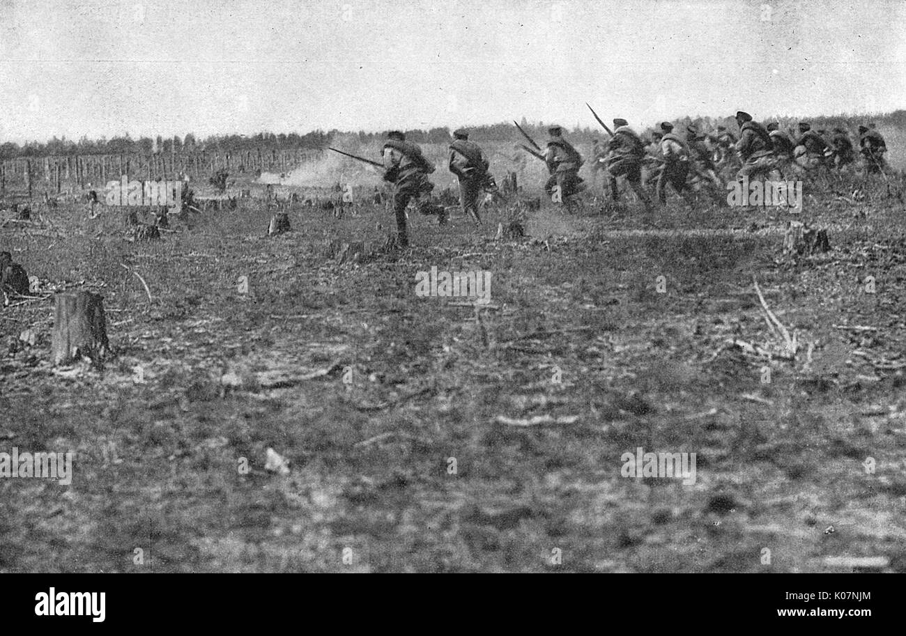 Russian soldiers in action on the eastern front, Russia, WW1 Stock ...