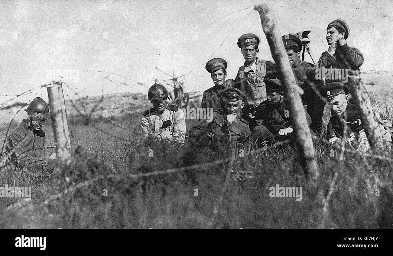 Soldiers near the wire on the eastern front, Russia, WW1 Stock Photo ...