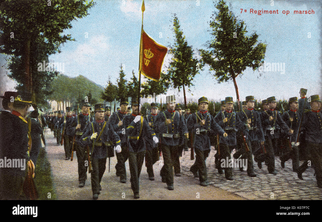 Marching army hi-res stock photography and images - Alamy