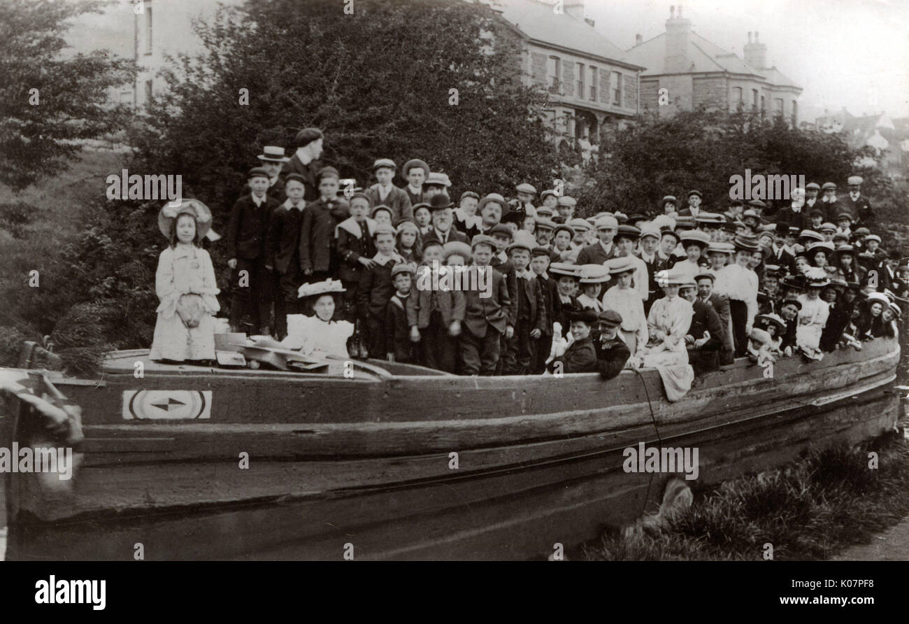 Canal boat overcrowded with passengers Stock Photo - Alamy