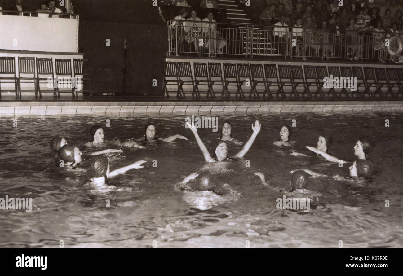 Team baths hi-res stock photography and images - Alamy