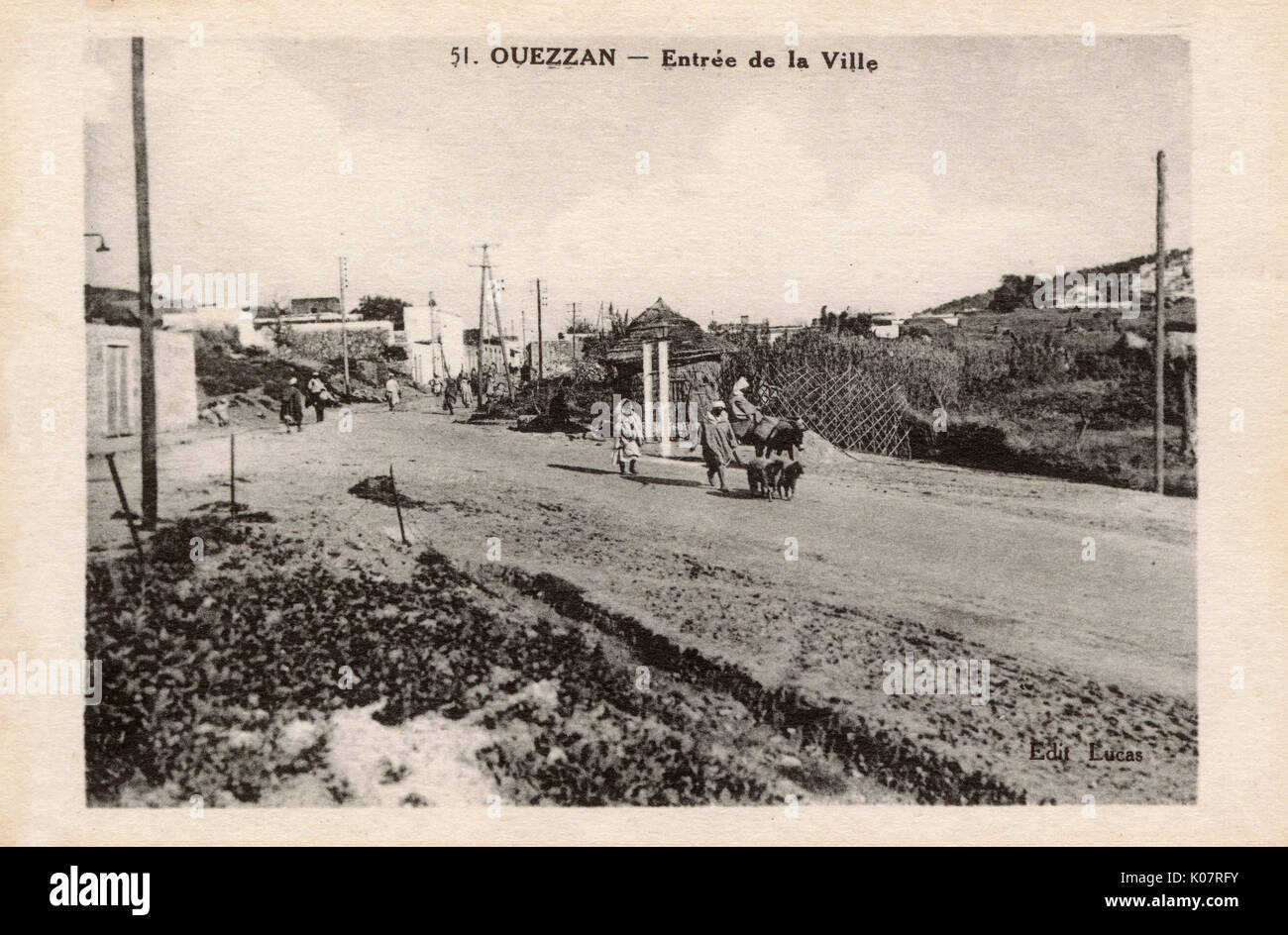 Road into Ouezzan (Ouazzane), Morocco Stock Photo - Alamy