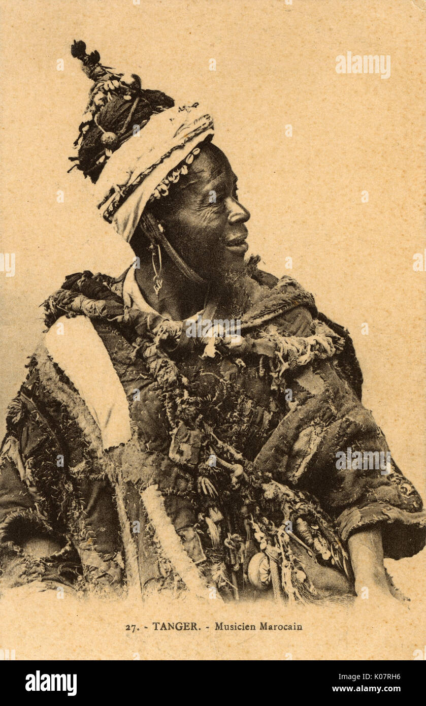 1910s street musician hi-res stock photography and images - Alamy