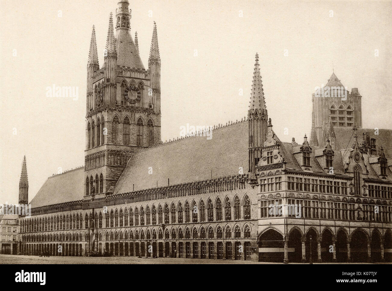 Cloth hall ypres hi-res stock photography and images - Alamy