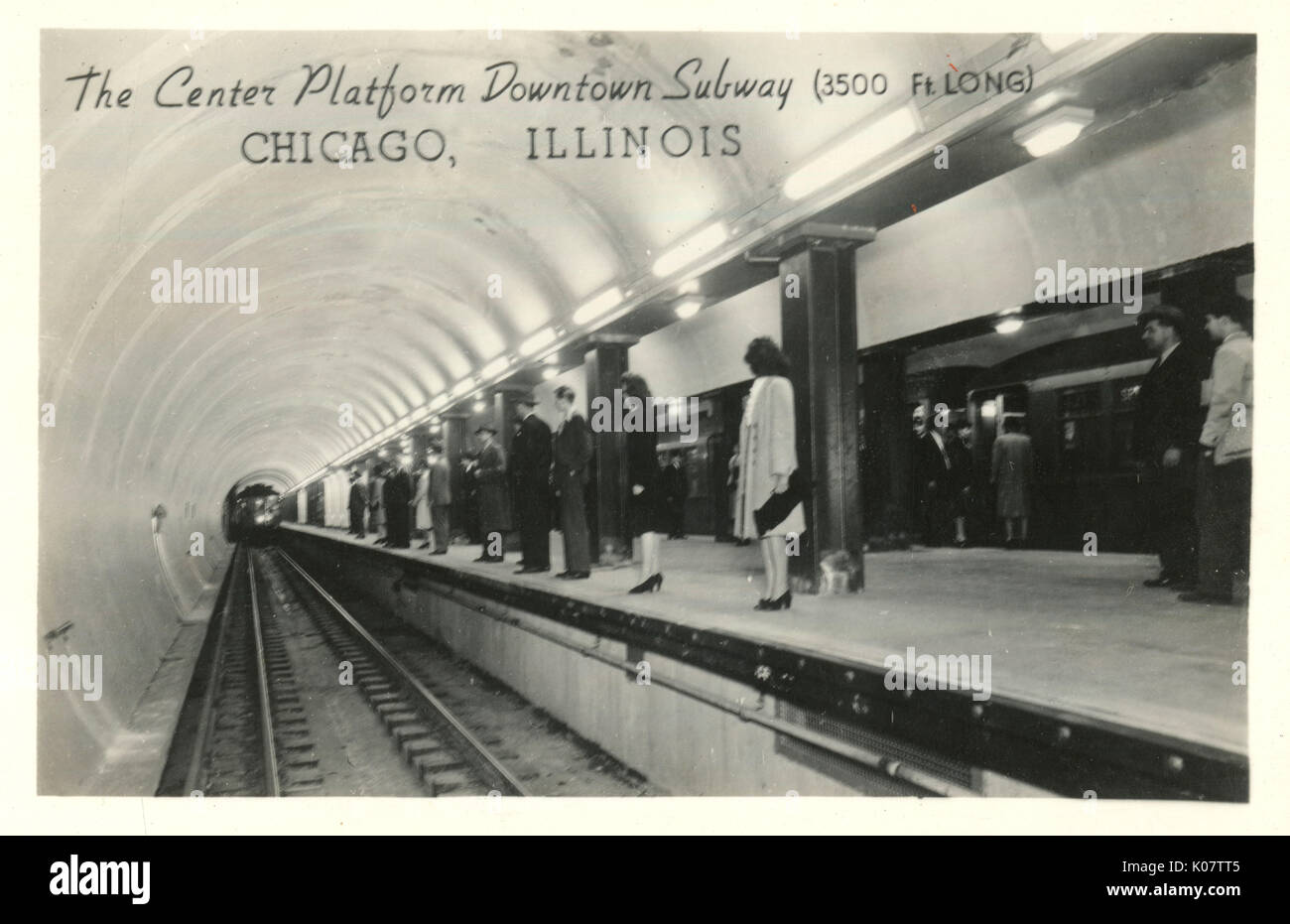 Center Platform Downtown Subway - Chicago, Illinois, USA Stock Photo ...