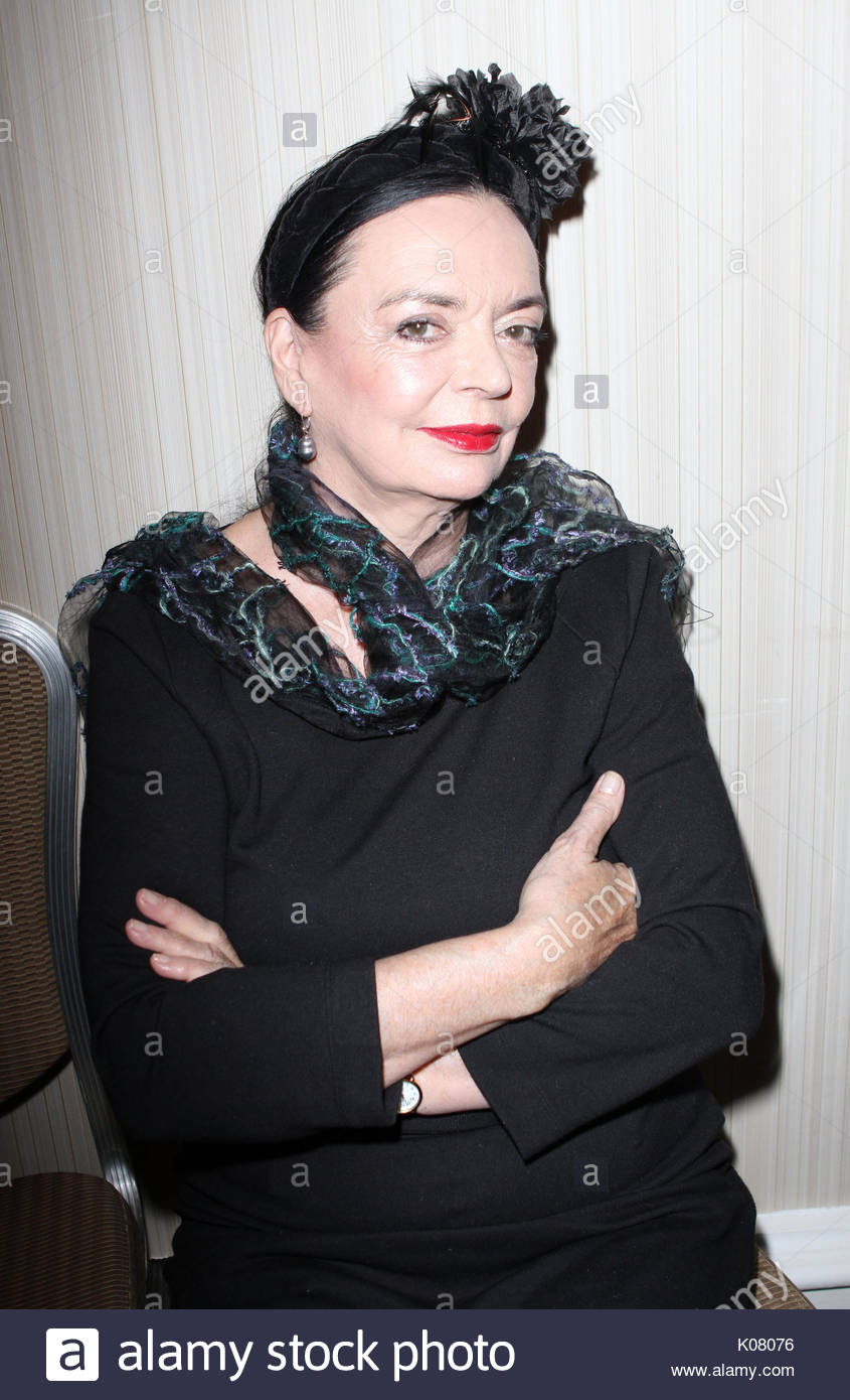 Barbara Steele Stock Photos & Barbara Steele Stock Images - Alamy