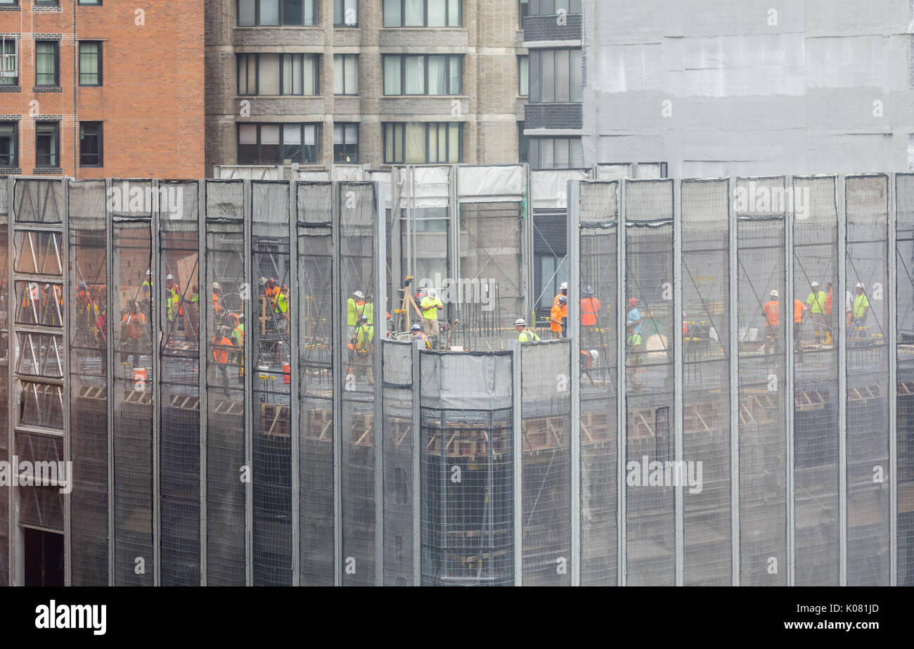 Construction workers on floors skyscraper hi-res stock photography and ...