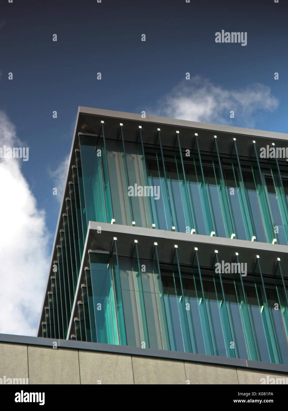 Glass corner building hi-res stock photography and images - Alamy