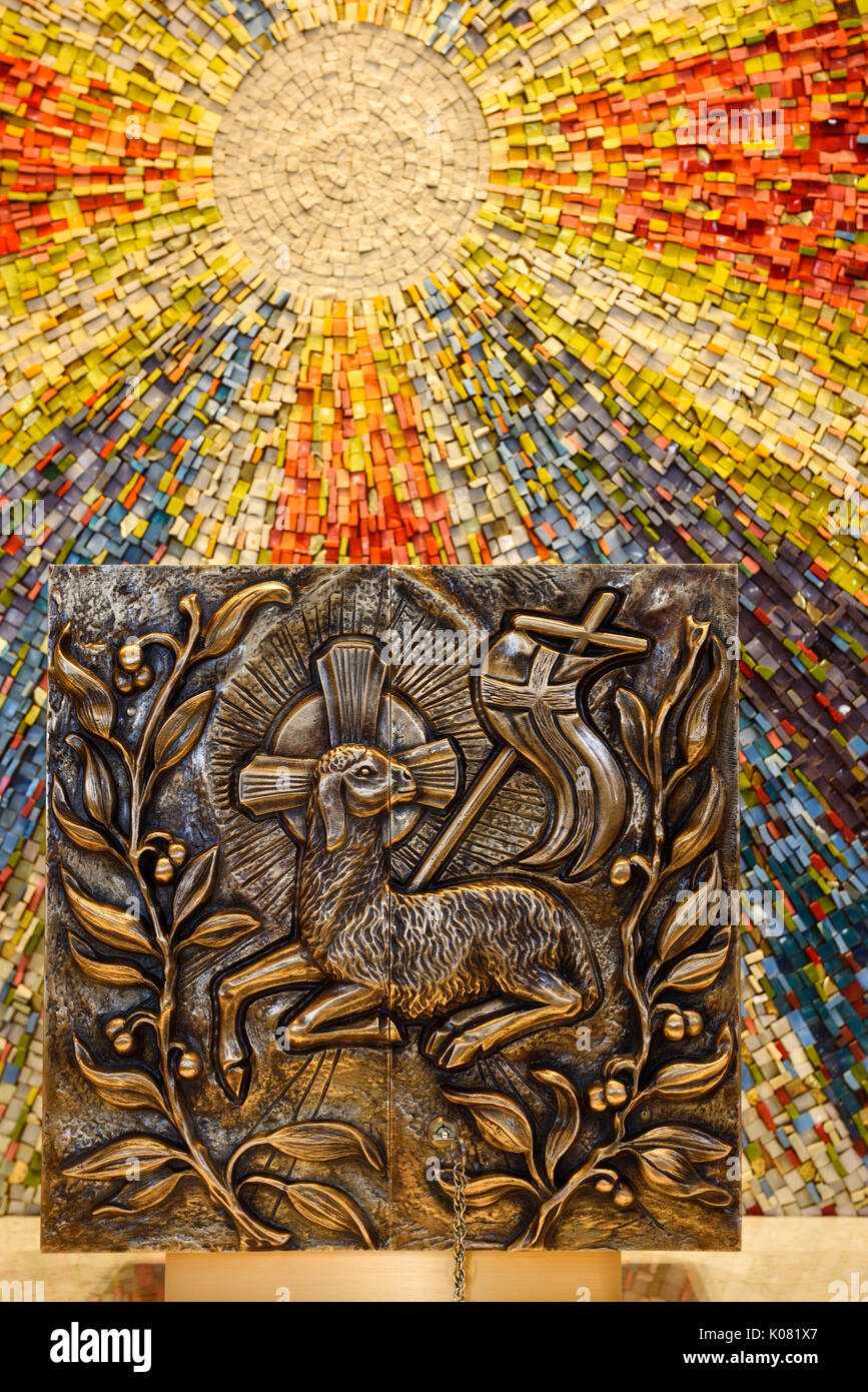 Sunburst mosaic at side altar for Tabernacle with bronze bas relief of ...