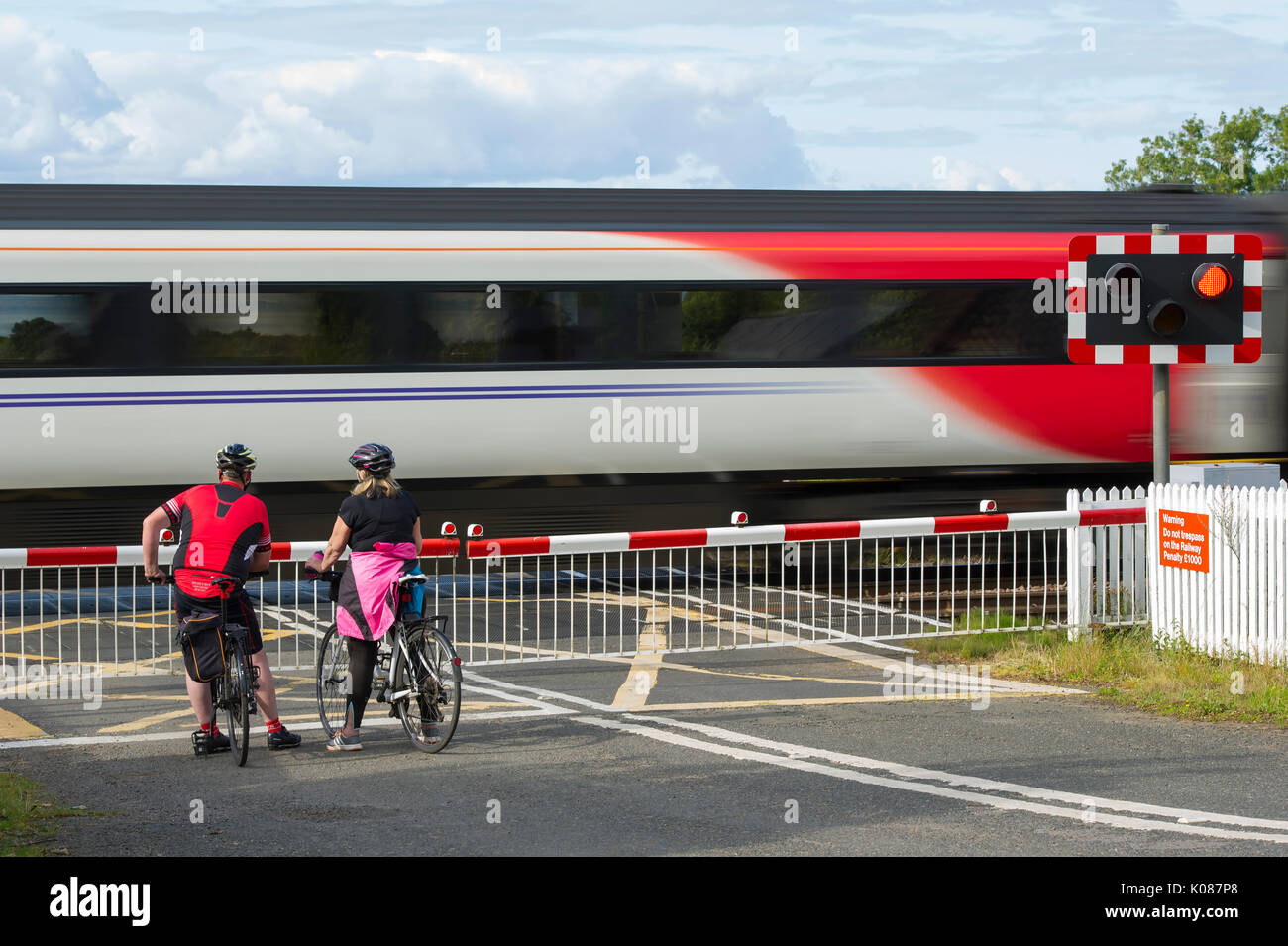 Two level crossing hi-res stock photography and images - Alamy