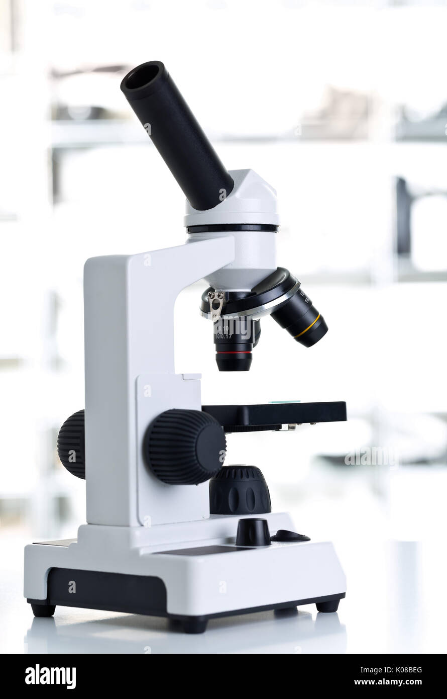 Microscope with sample with out of focus white lab background Stock ...
