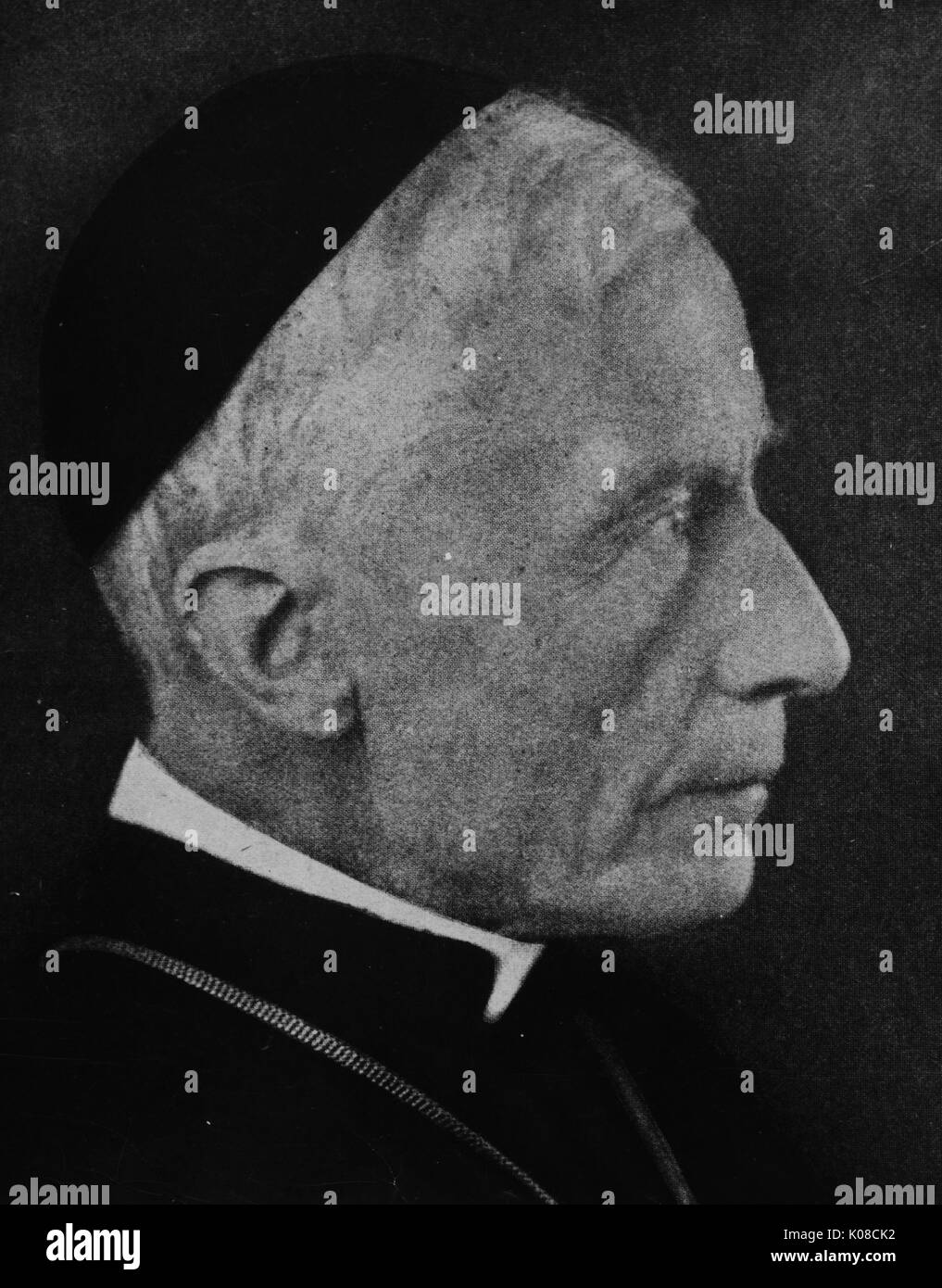 Cardinal hat hi-res stock photography and images - Alamy