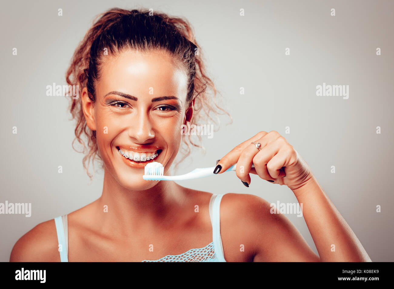 Person smiling with white teeth hi-res stock photography and images - Alamy