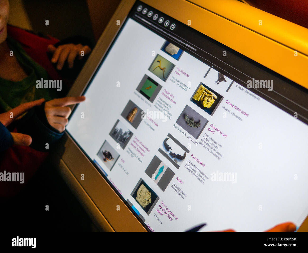Child reading display hi-res stock photography and images - Alamy