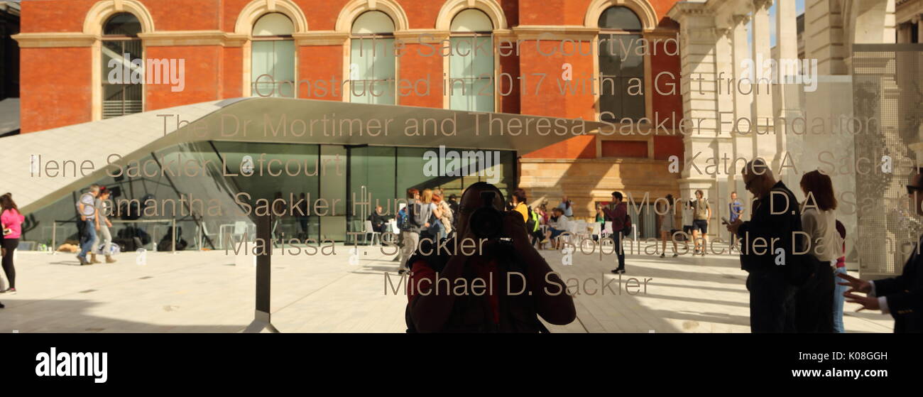 Sackler courtyard v&a hi-res stock photography and images - Alamy