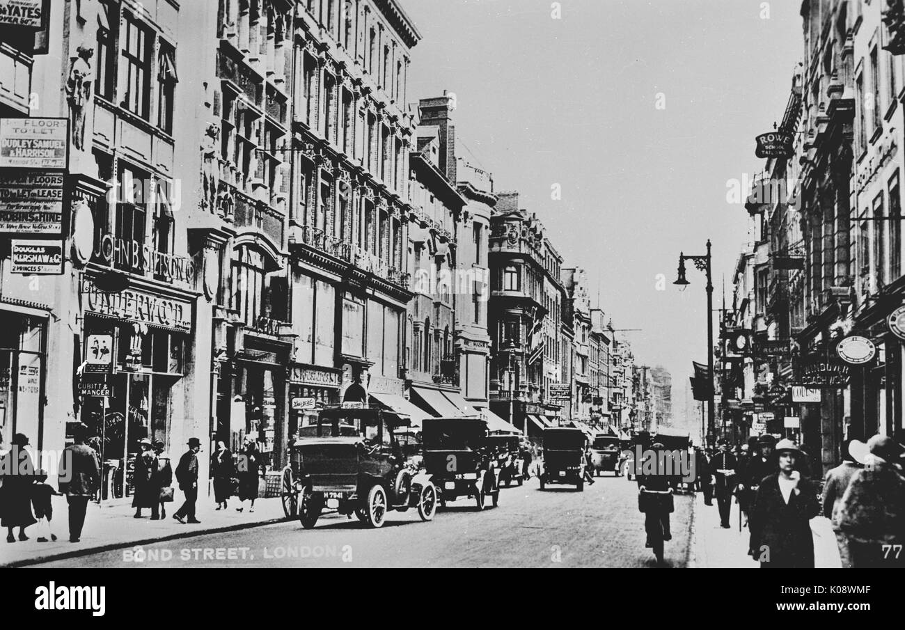 1930s car street scene hi-res stock photography and images - Alamy
