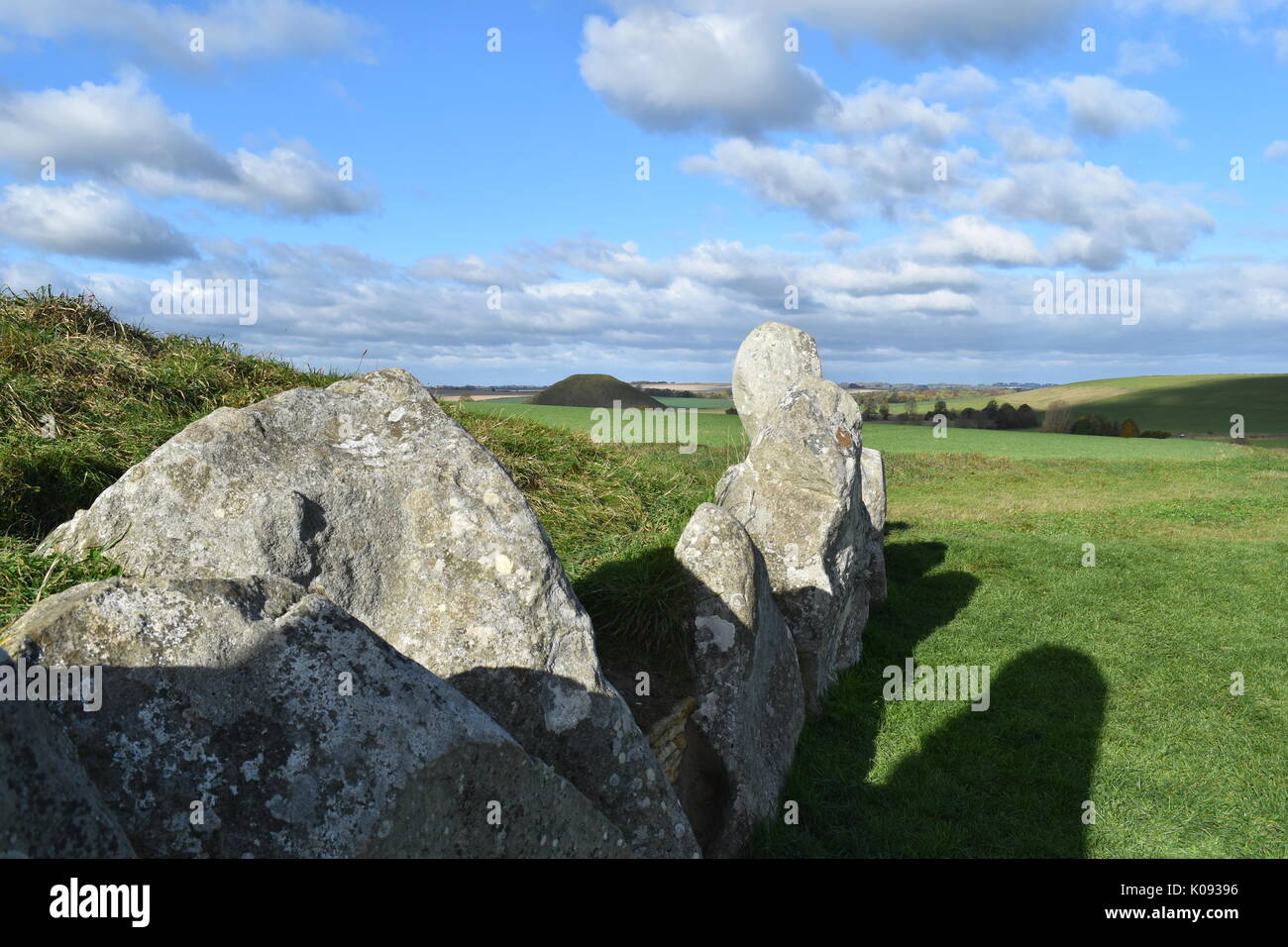 West Kennet Iron age Long Barrow Burial Mound Stock Photo - Alamy