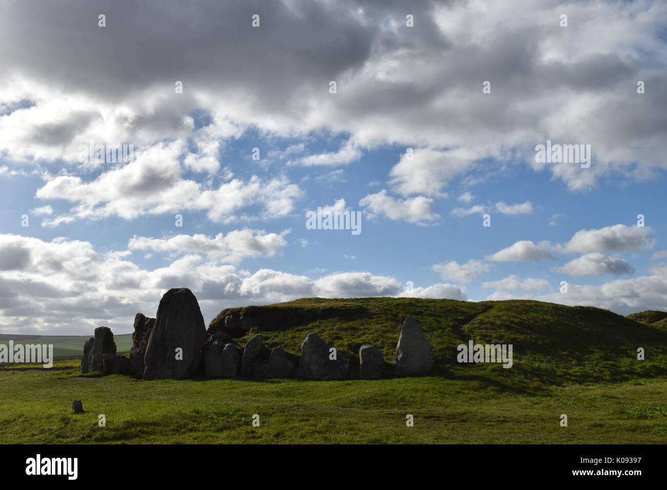 Celtic burial mound hi-res stock photography and images - Alamy