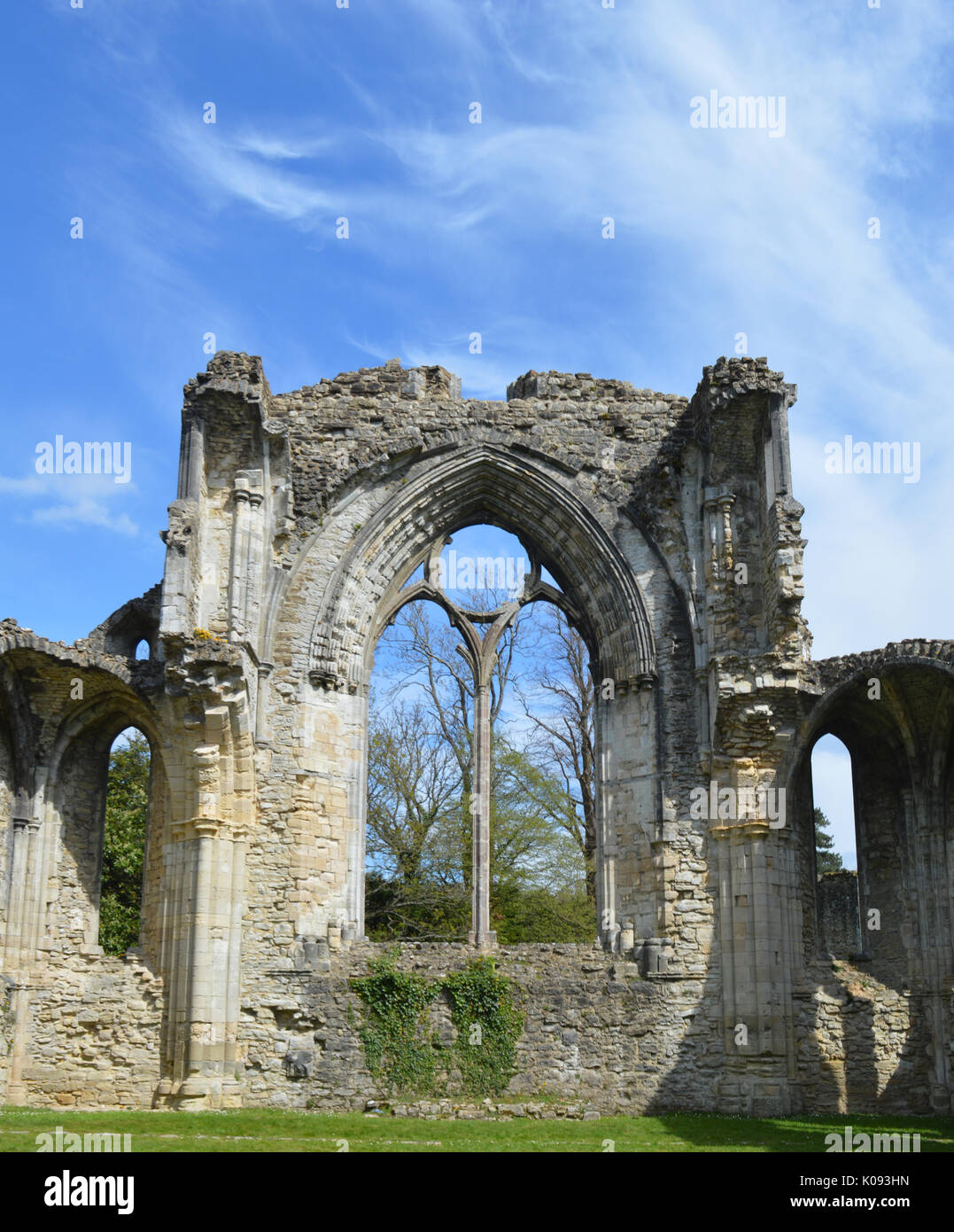 Netley abbey hi-res stock photography and images - Alamy