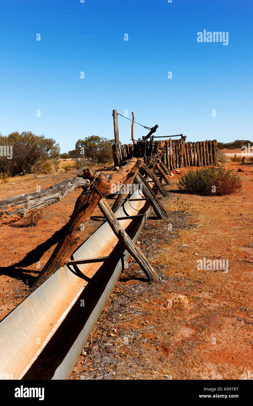 Well 19 on the old wool pathway, Australian outback, Murchison, Western ...