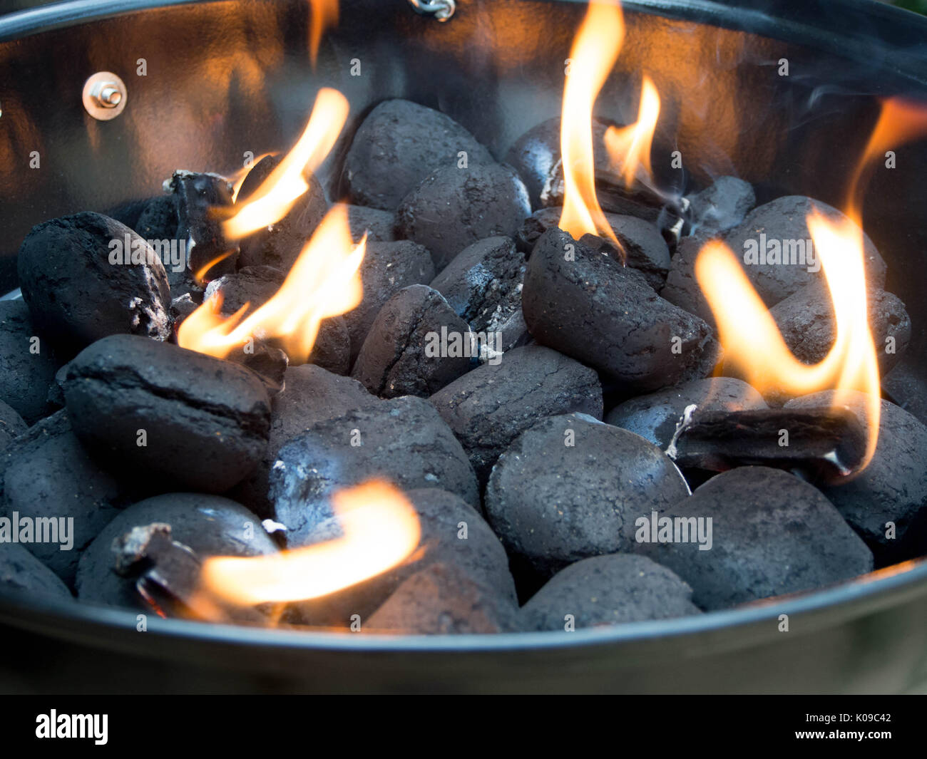 How To Start A Charcoal Bbq With Firelighters at Andre Thompson blog