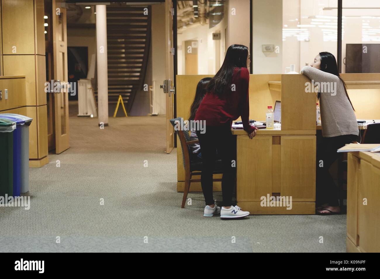 Cubicle hi-res stock photography and images - Alamy