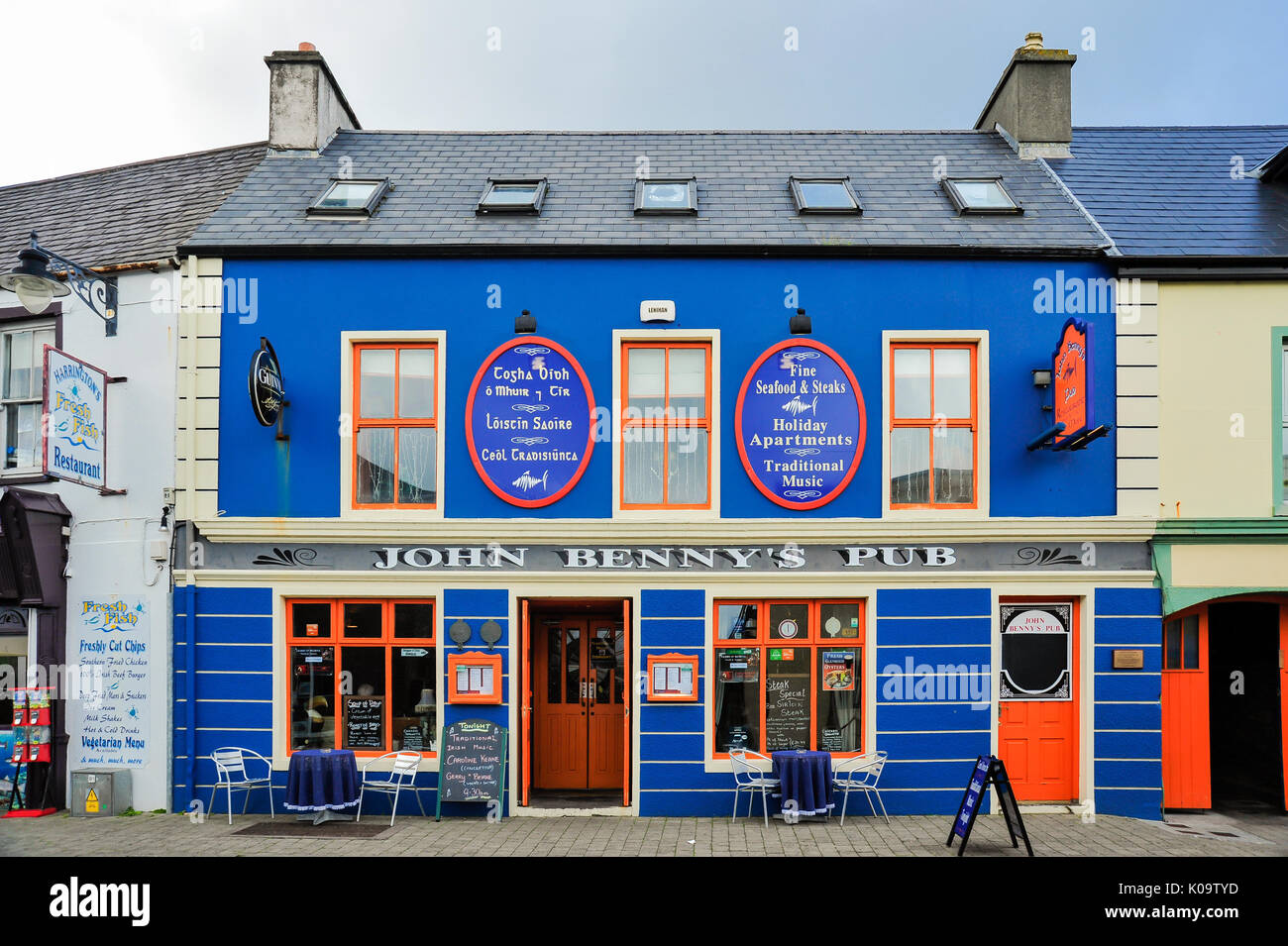 Pub dingle kerry hi-res stock photography and images - Alamy