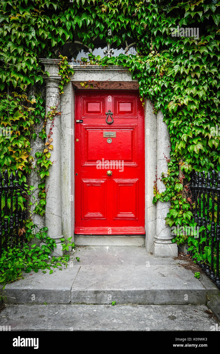 Classical entryway hi-res stock photography and images - Alamy