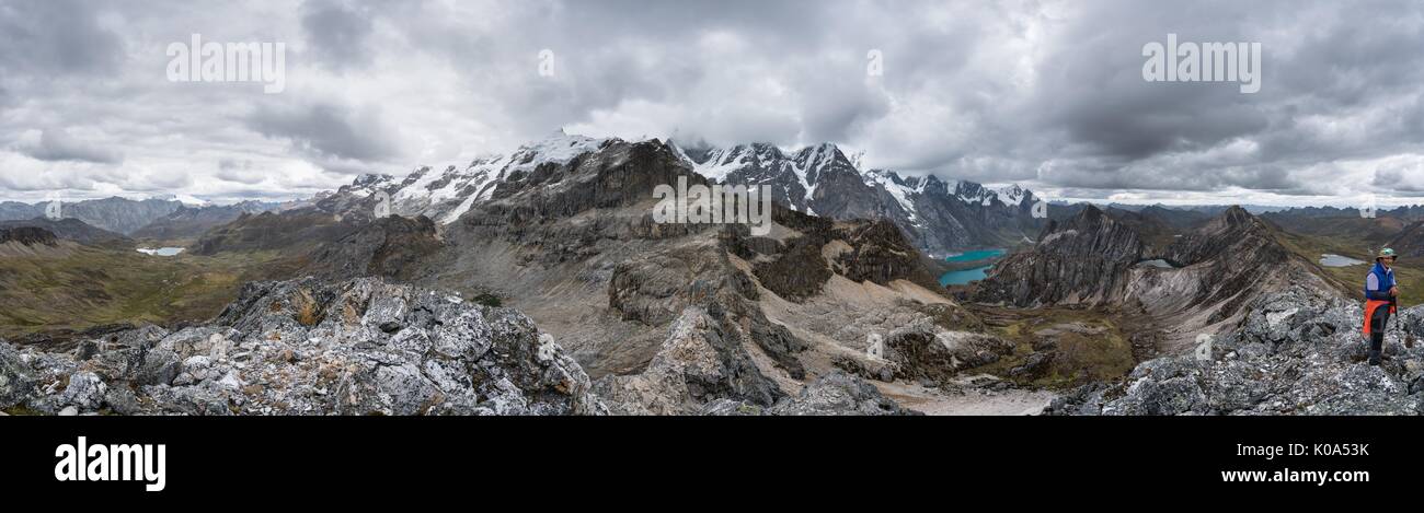 Trekking on the Huayhuash mountain range, Peru Stock Photo - Alamy