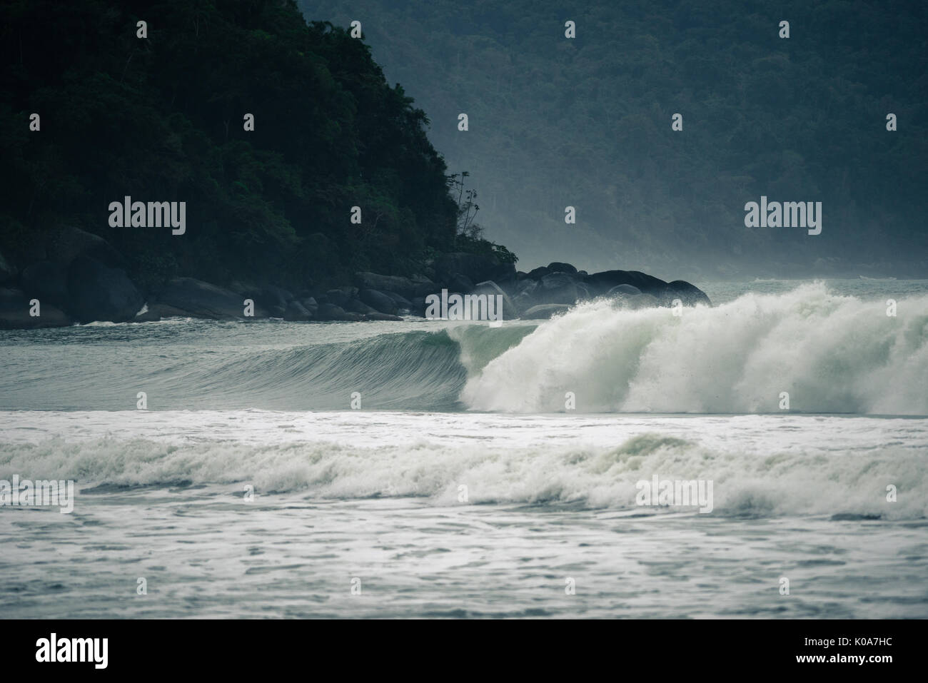 Surf tube wave hi-res stock photography and images - Alamy