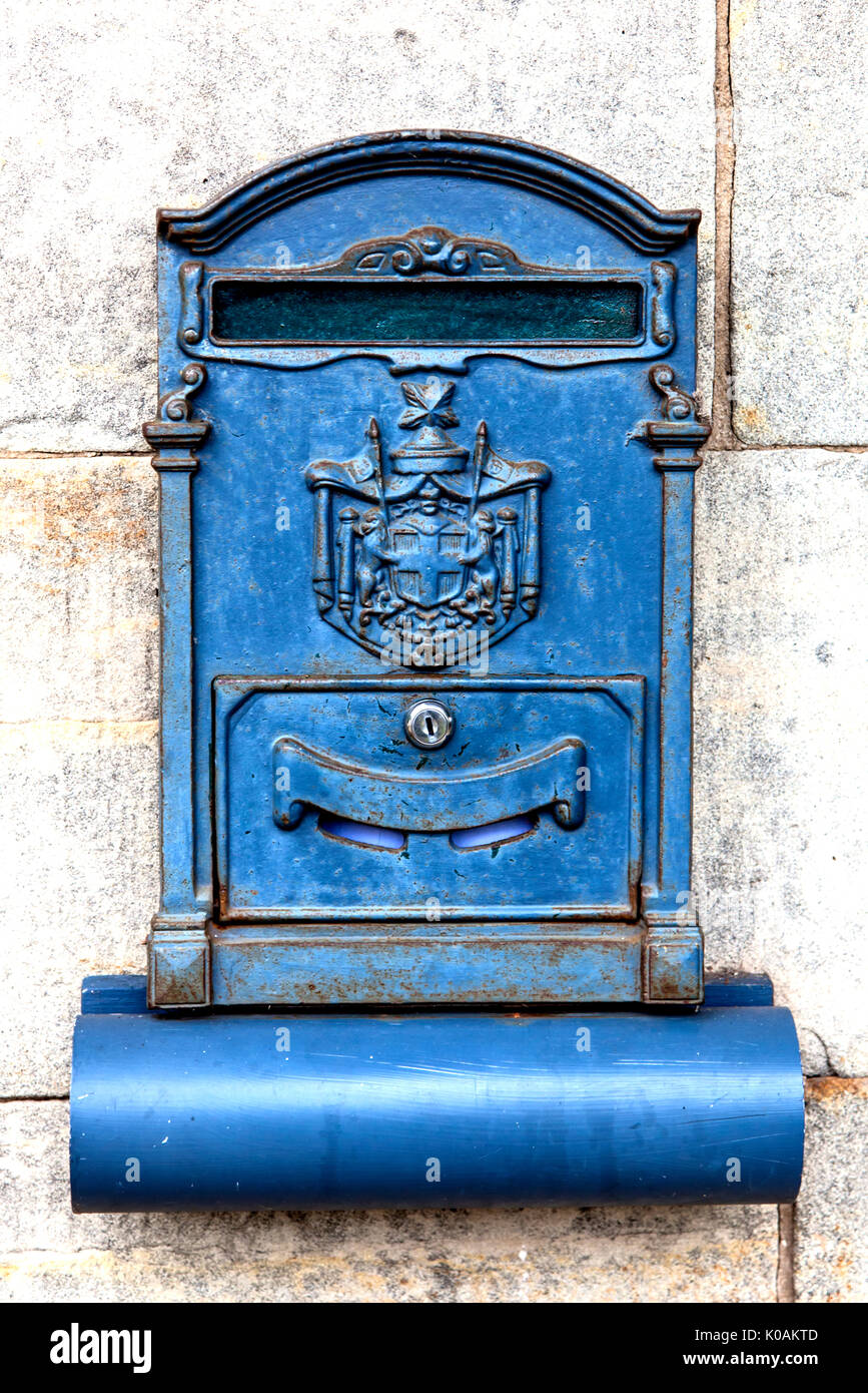 Australia post letter box hi-res stock photography and images - Alamy