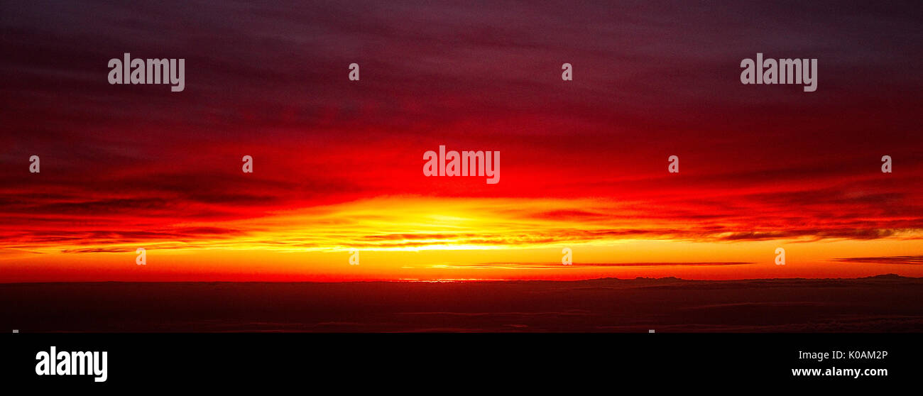 Sunset, in flight over London, England, UK Stock Photo - Alamy
