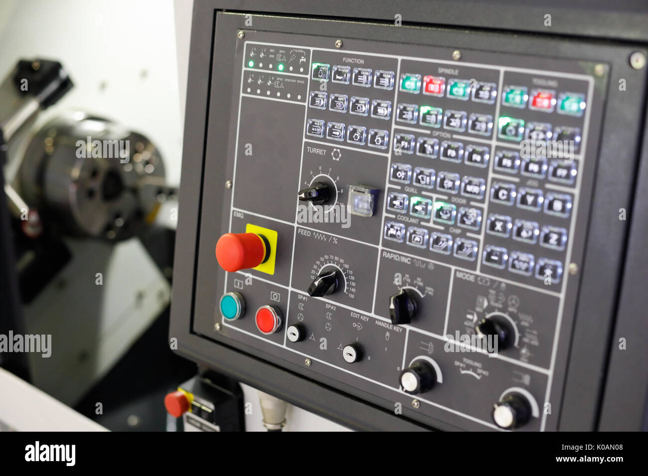 Centre lathe hi-res stock photography and images - Alamy