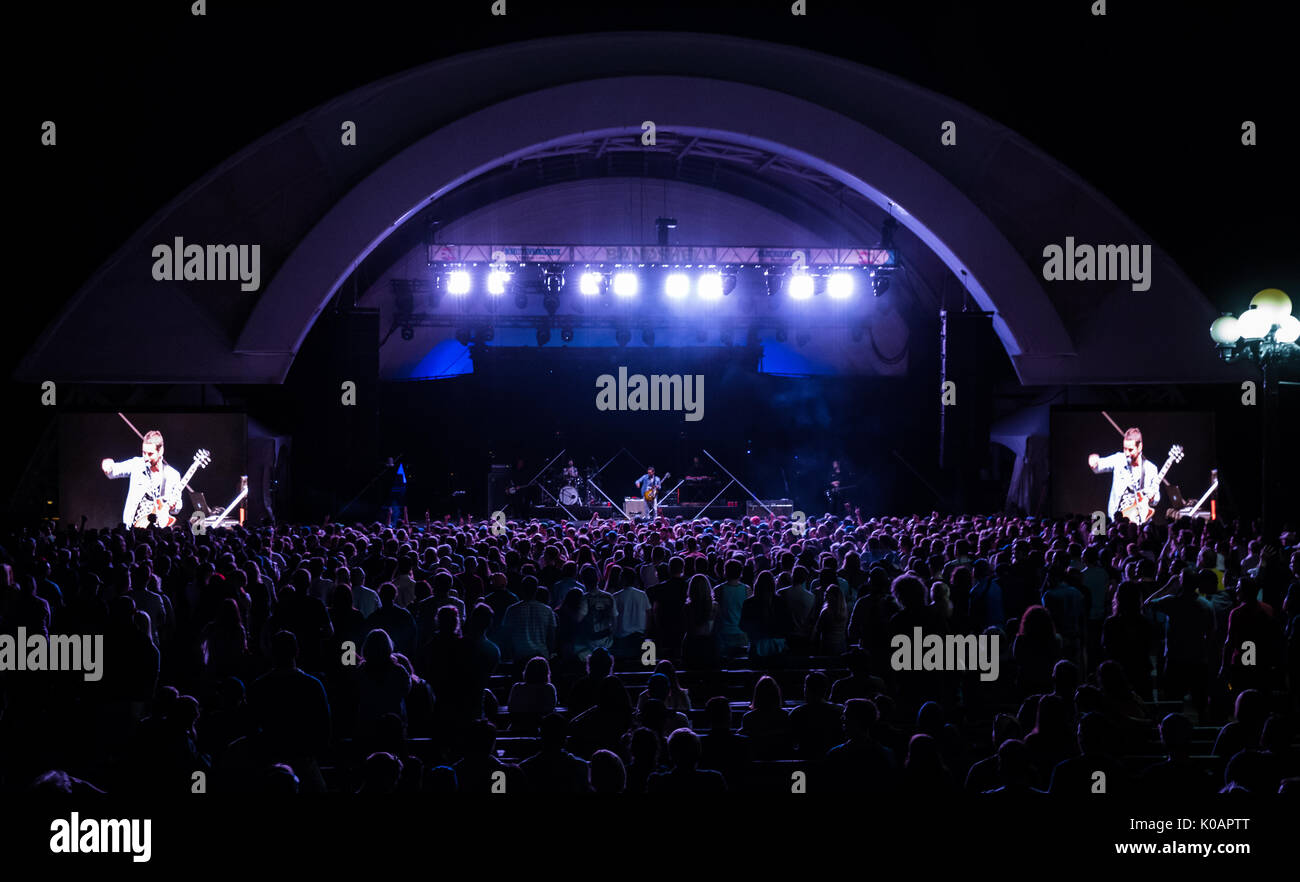 Shapeshifter band hi-res stock photography and images - Alamy