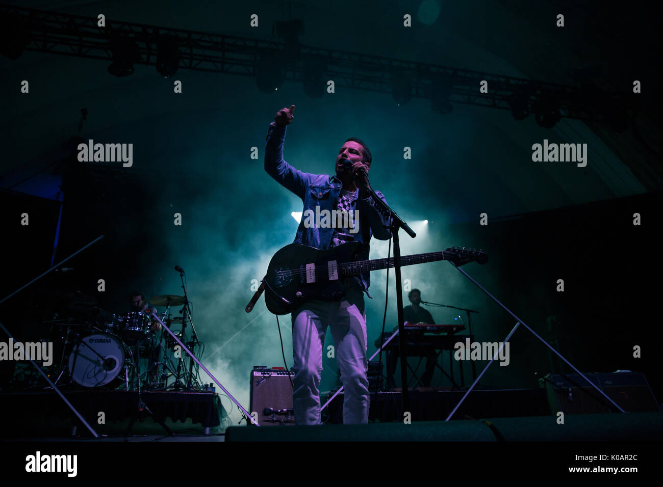 Shapeshifter band hi-res stock photography and images - Alamy