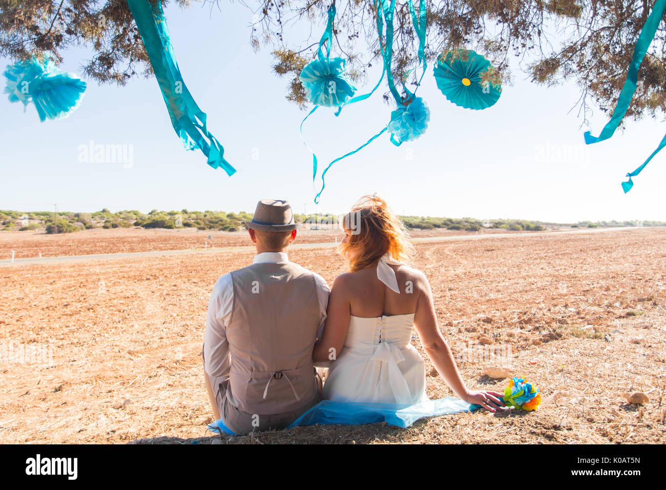 Man sitting under shade tree hi-res stock photography and images - Alamy