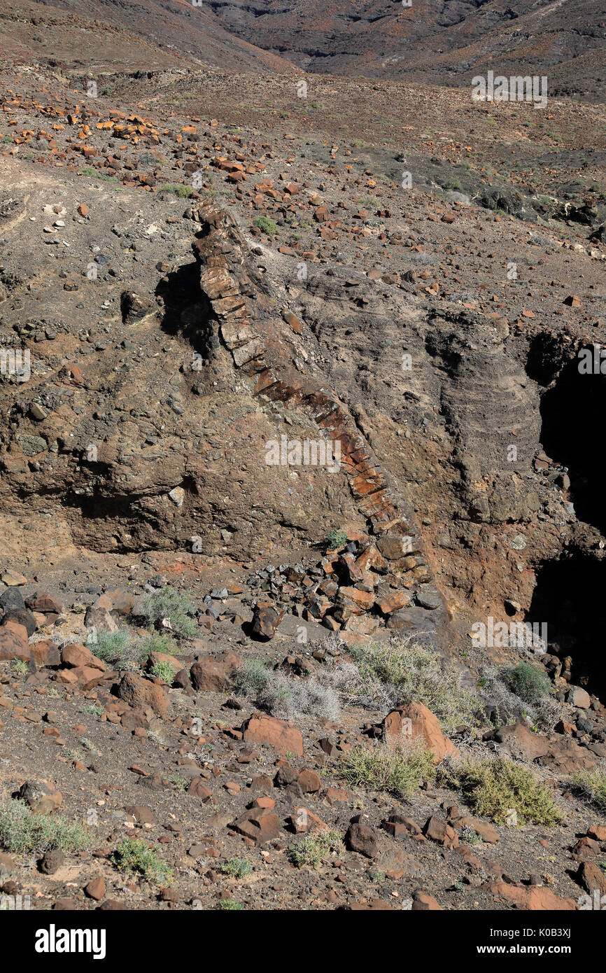 Igneous dyke geological intrusive structure hi-res stock photography ...