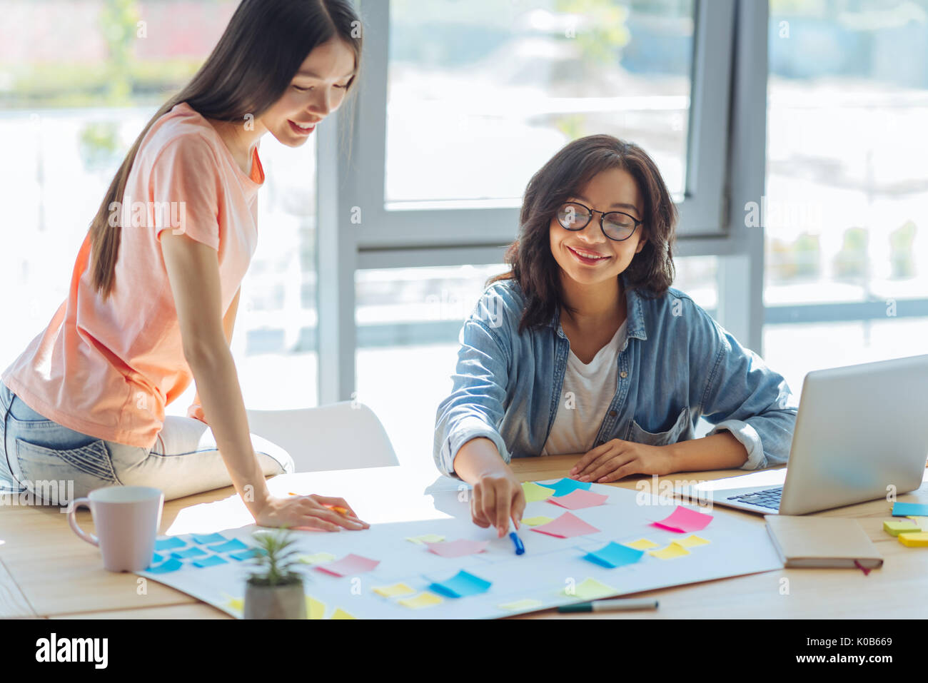 Students technology hi-res stock photography and images - Alamy