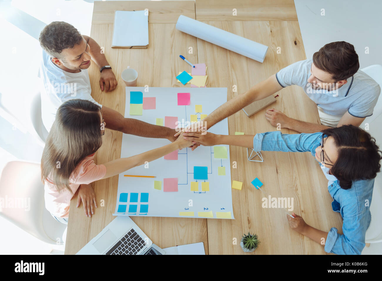 Friendly team hi-res stock photography and images - Alamy