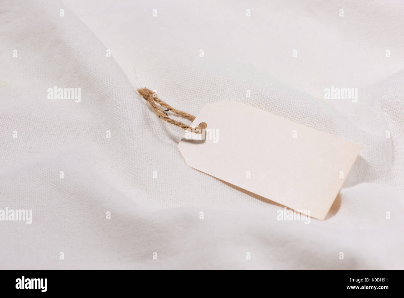 String tag pattern hi-res stock photography and images - Alamy